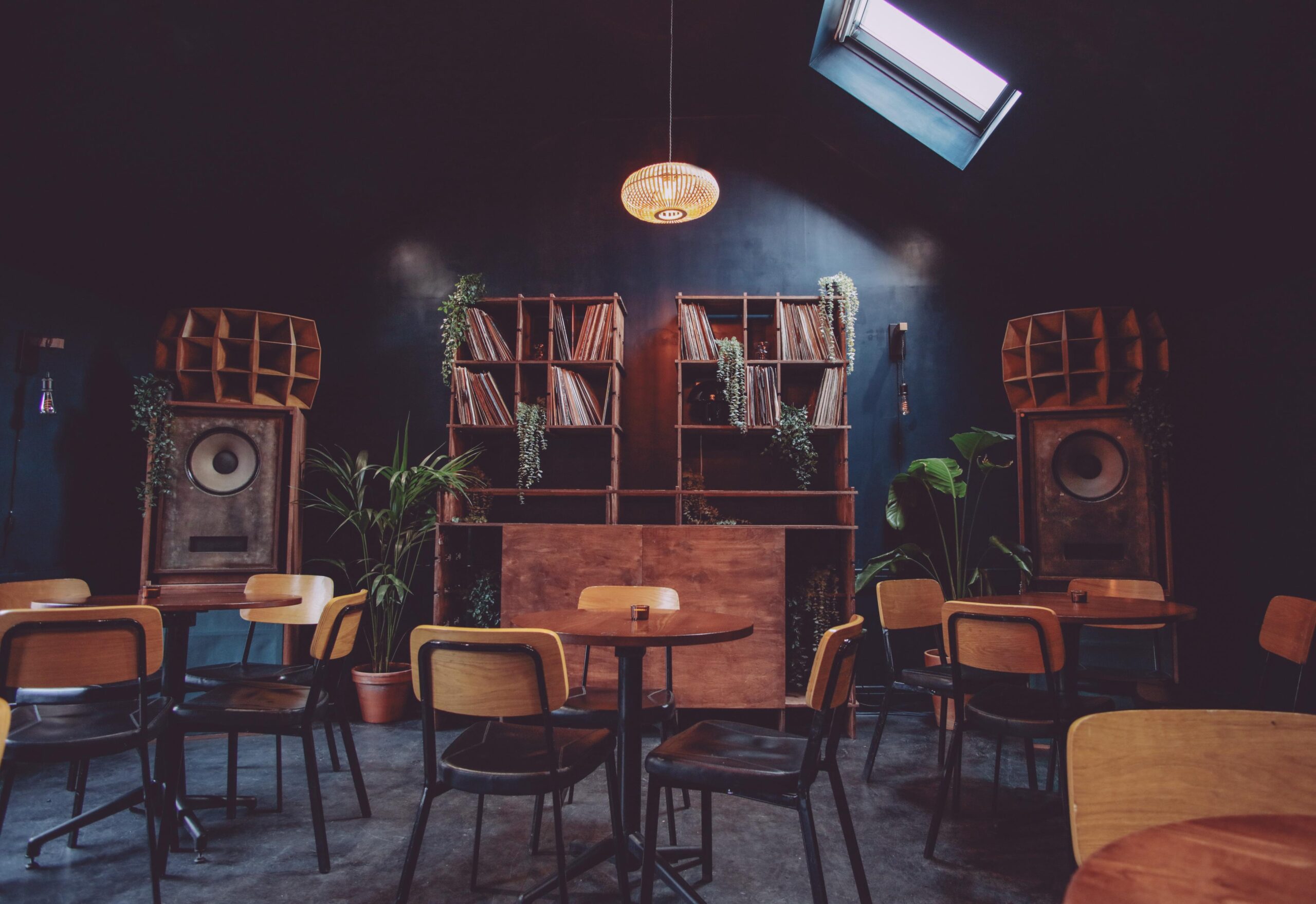 A new hi-fi listening bar and coffee shop has opened in Stockport's ...
